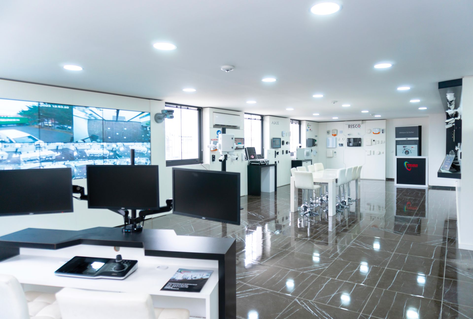 TEVAH SYSTÈMES BOUSCULE LE MARCHÉ DE LA SÉCURITÉ